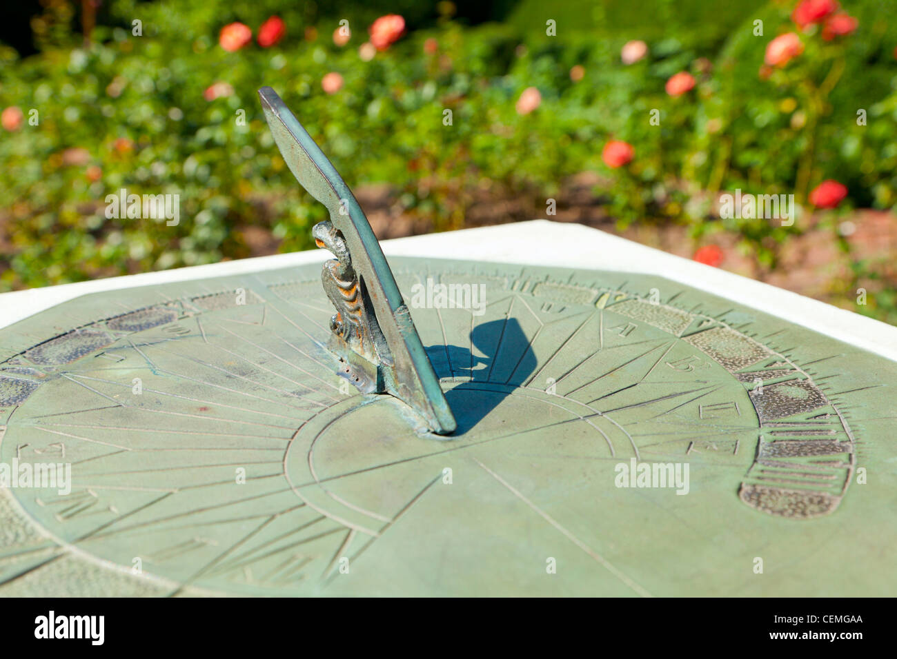 Old sundial sundial device hi-res stock photography and images - Alamy