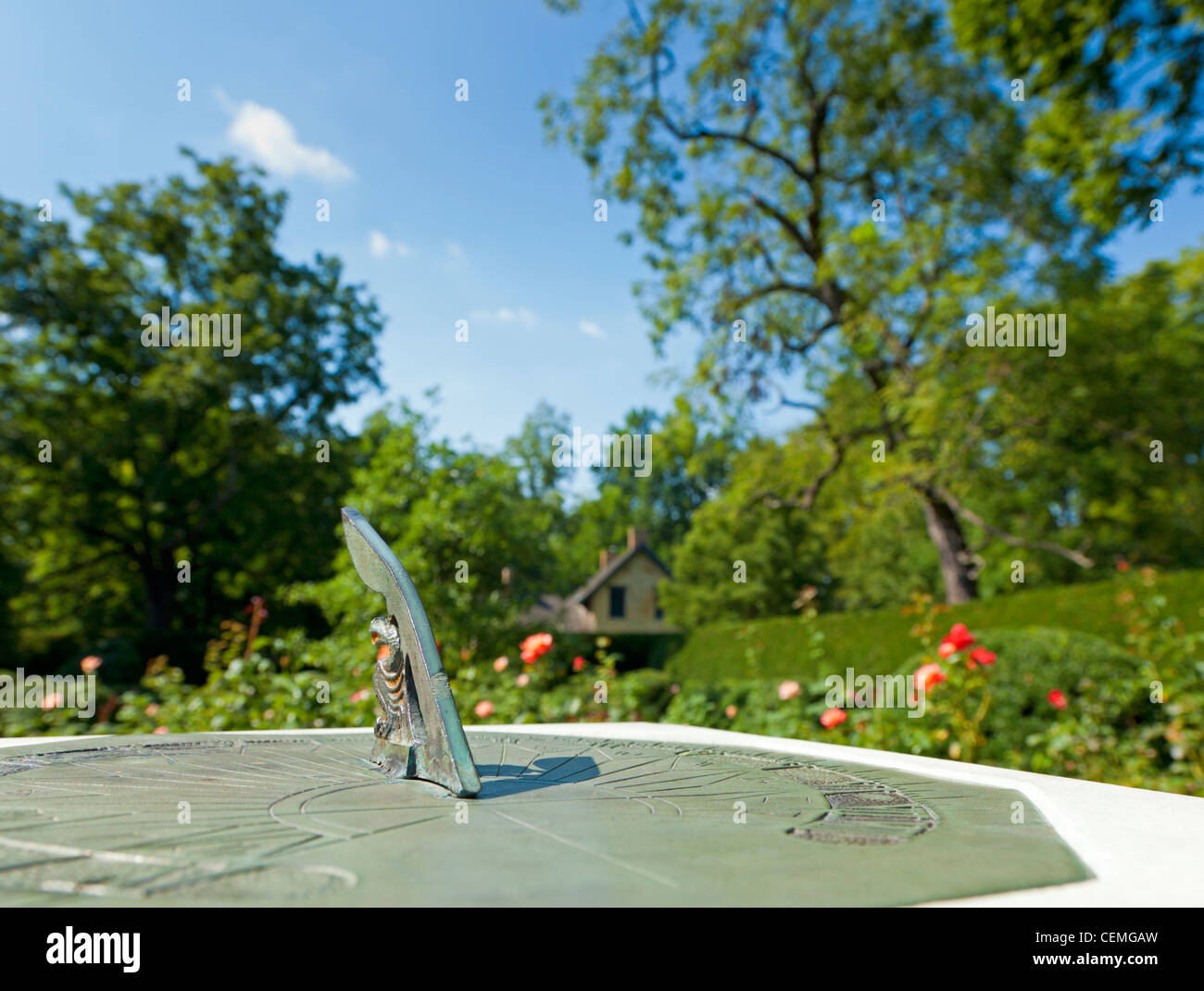 Antique sundial hi-res stock photography and images - Alamy