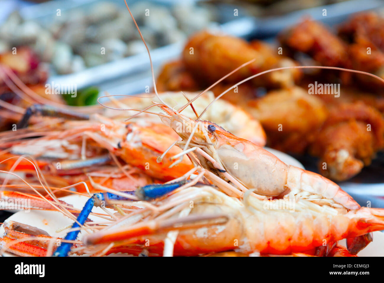 Seafood in street market hi-res stock photography and images - Alamy