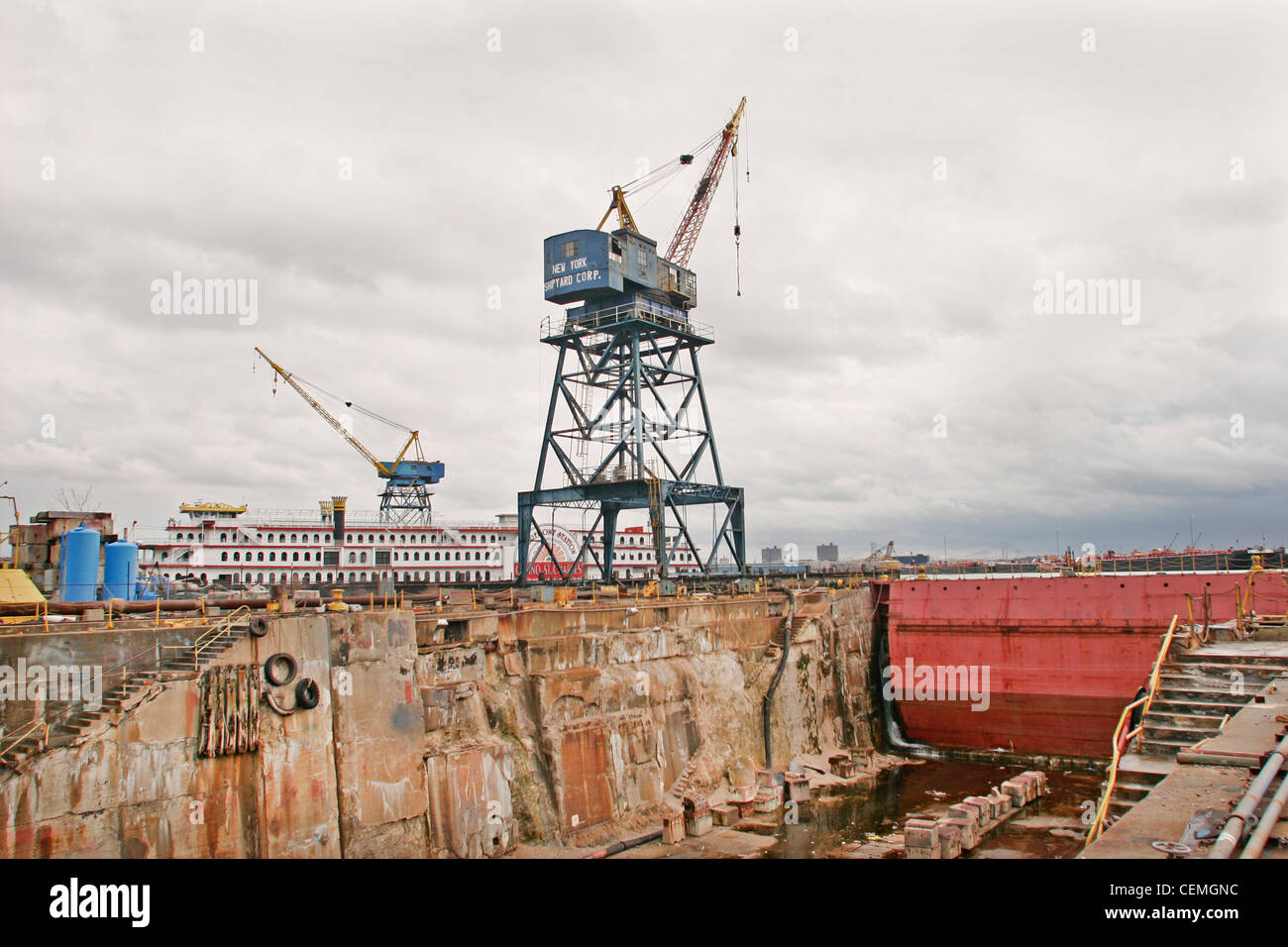 New York Shipyard IKEA Brooklyn NY empty dry dock Stock Photo - Alamy