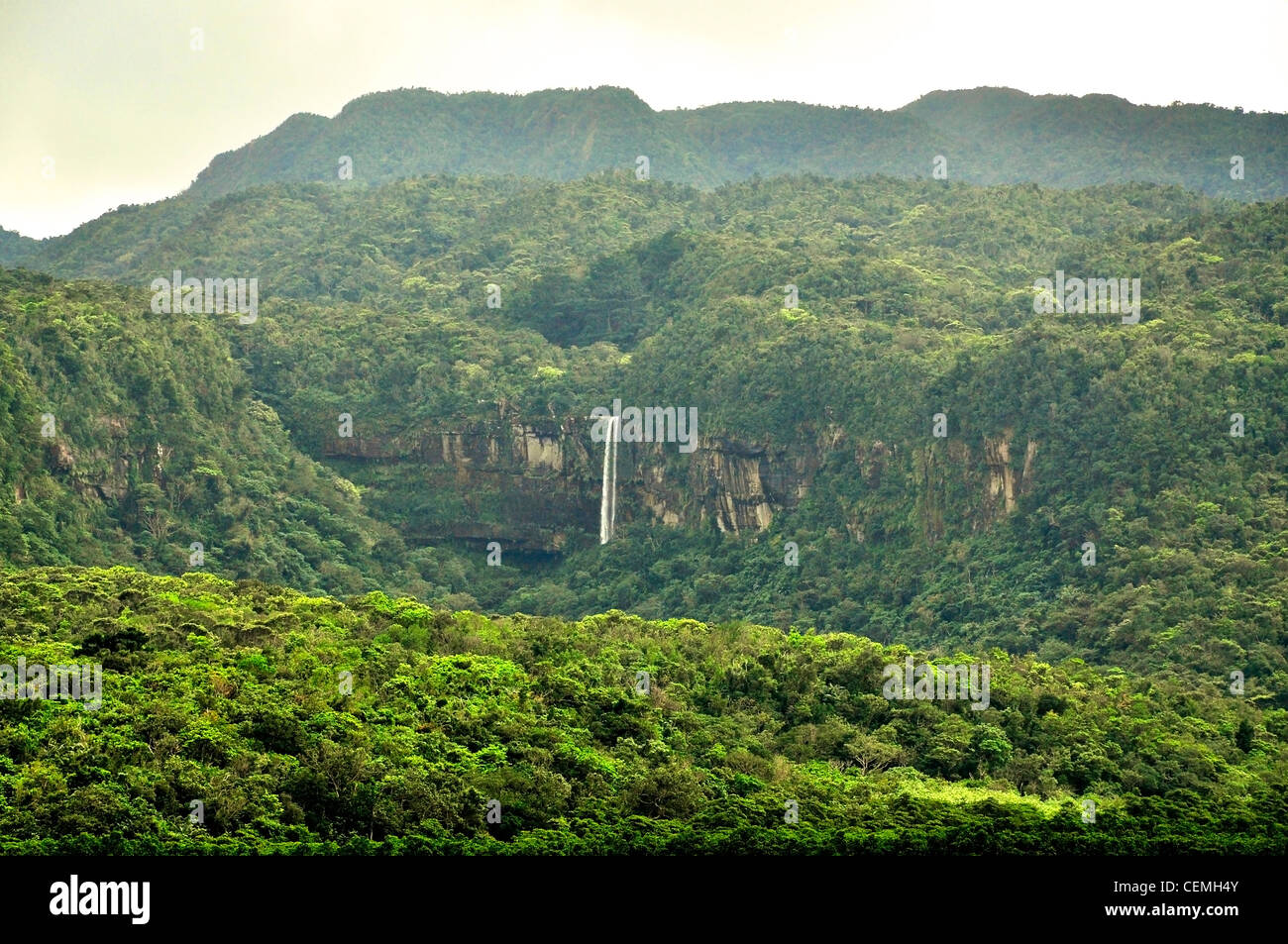 Jungle waterfall hi-res stock photography and images - Alamy