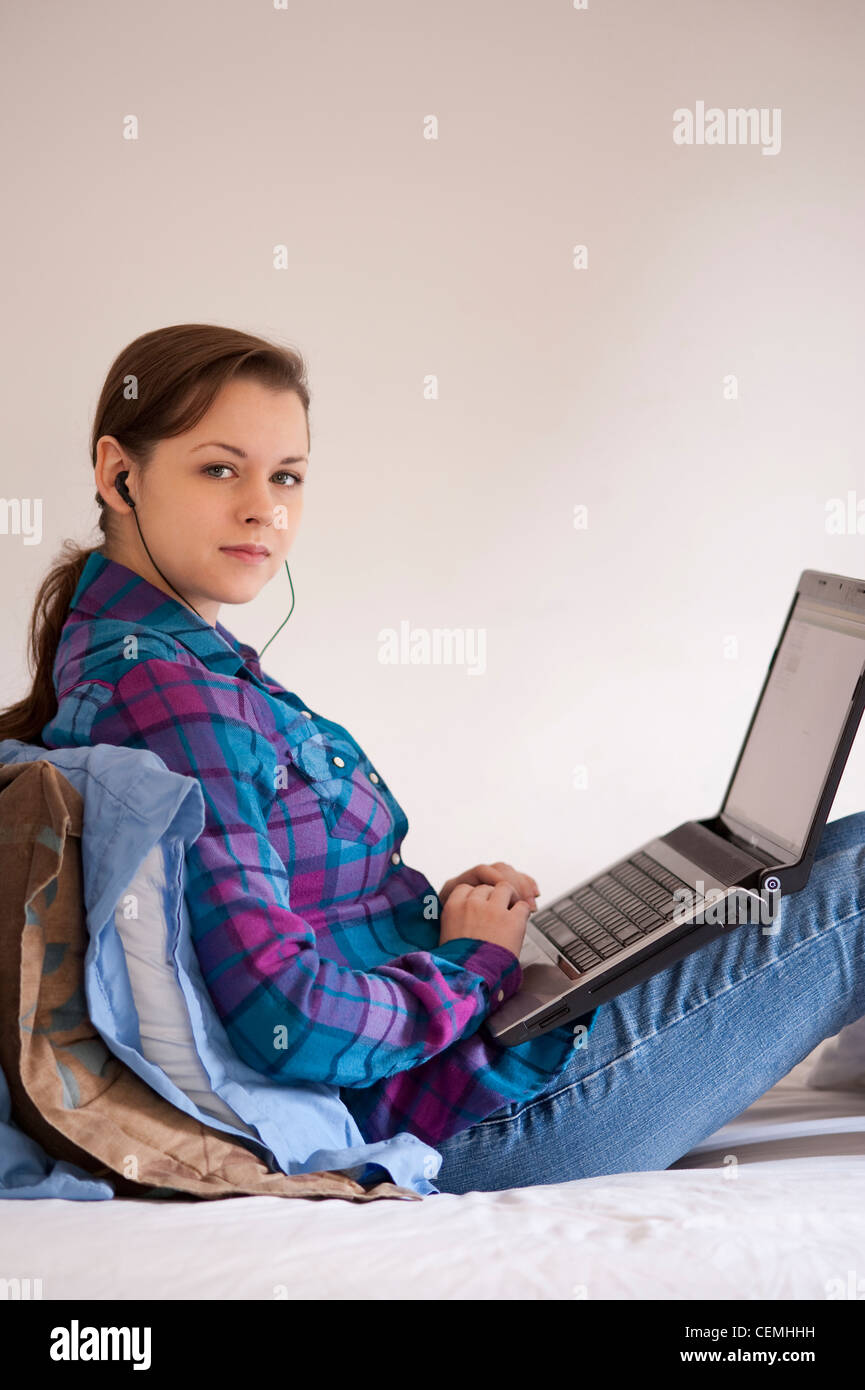 Interior college dorm room hi-res stock photography and images - Alamy