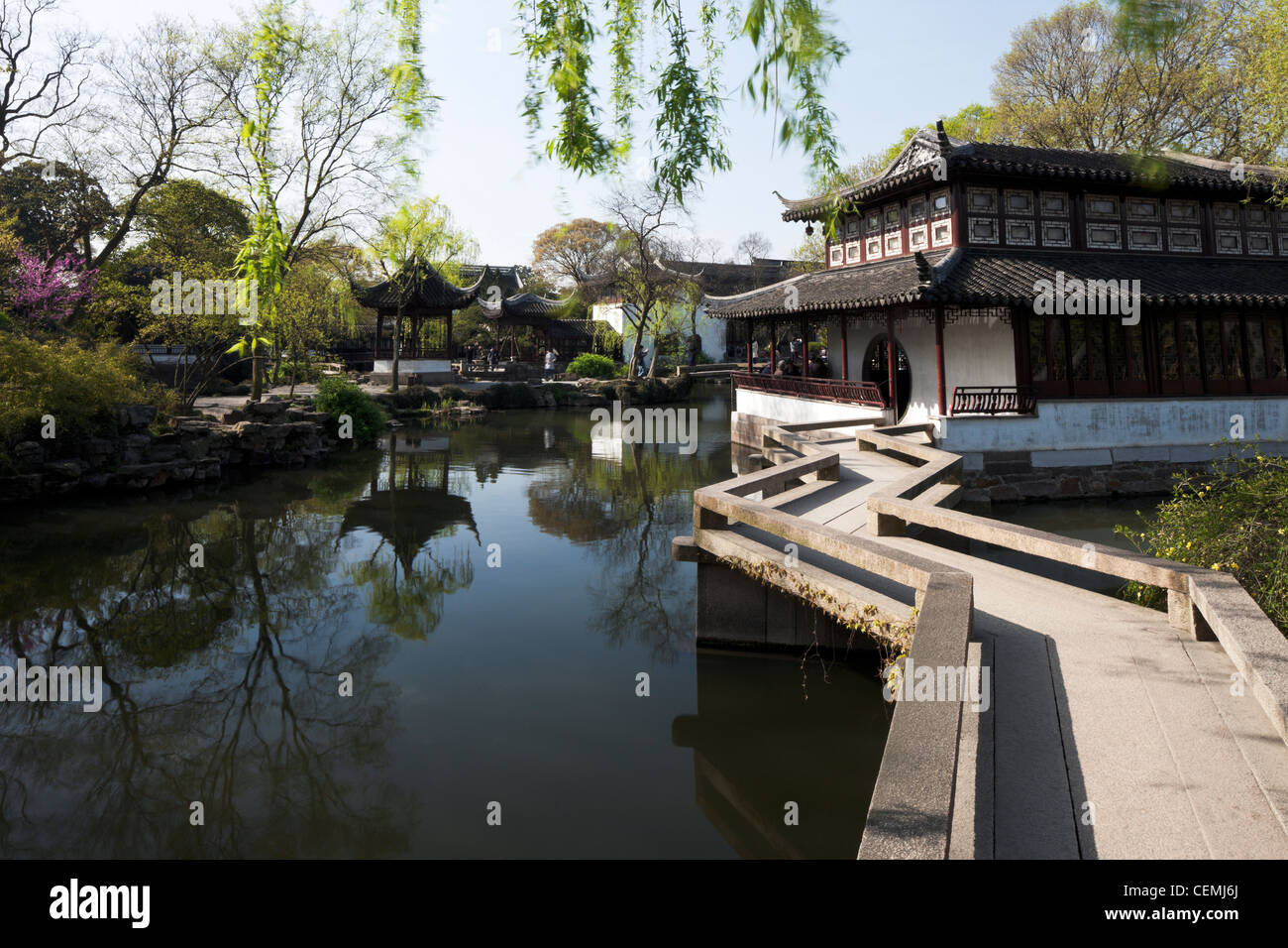 china，suzhou，zhuozheng garden，plant，Classsical Style，sunlight ，river ...