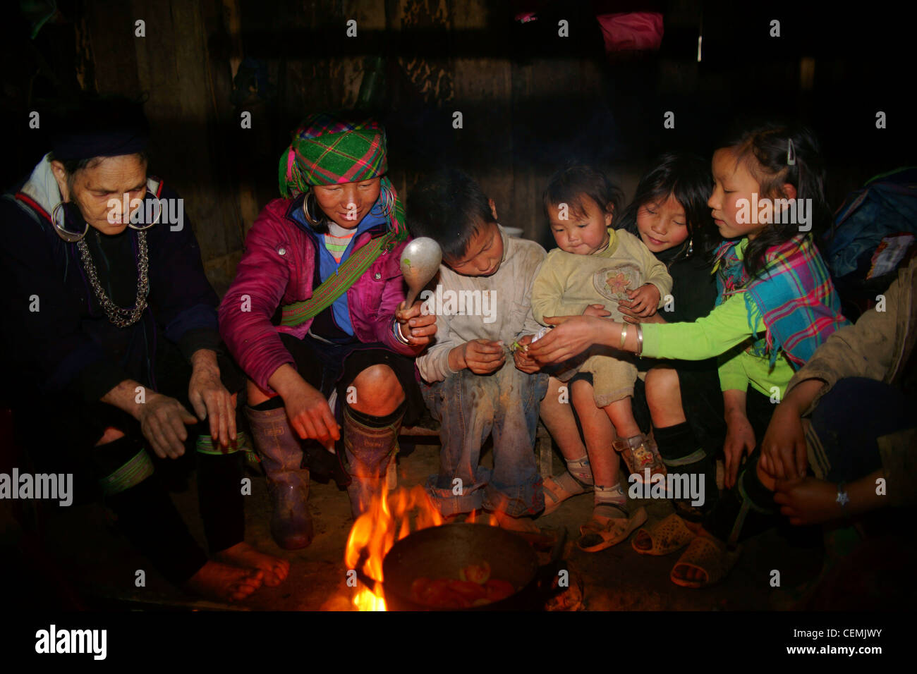 Hmong family hi-res stock photography and images - Alamy