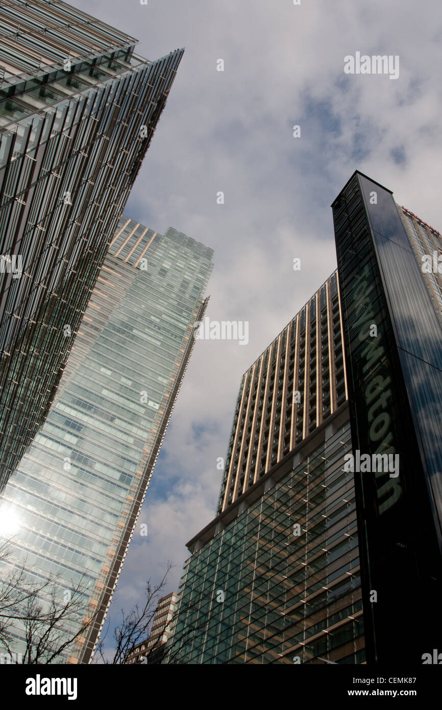 Tokyo Midtown tower, shopping and office complex building in Roppongi ...
