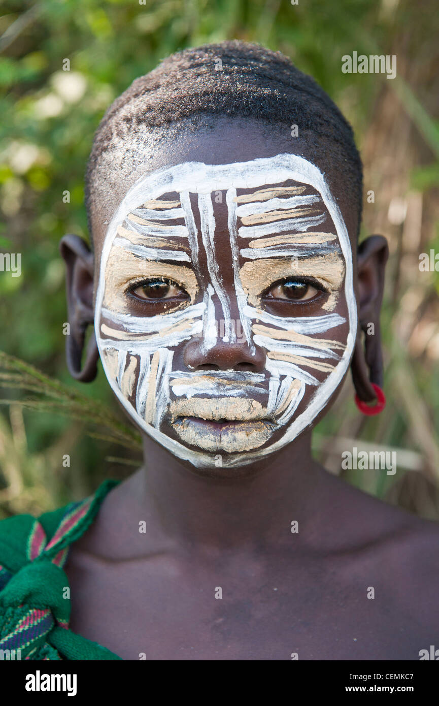 Surma children hi-res stock photography and images - Alamy