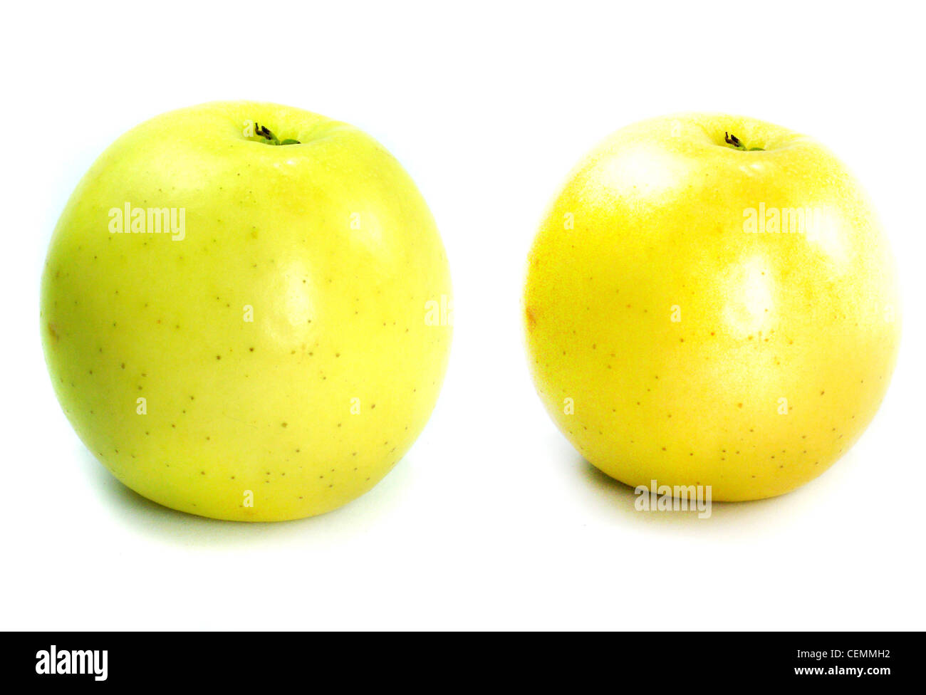Yellow apple fruit Isolated on a white background Stock Photo - Alamy