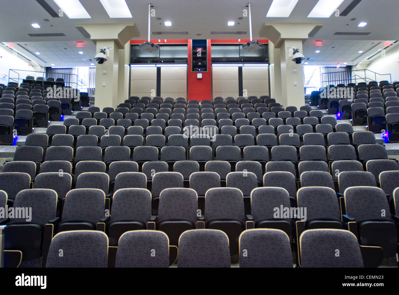 University of cambridge lecture hall hi-res stock photography and ...