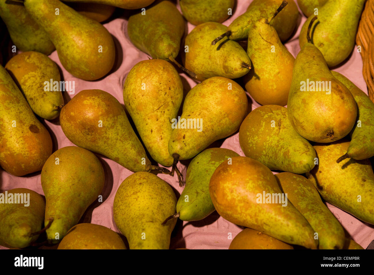 Pears on display in a farm shop Stock Photo - Alamy