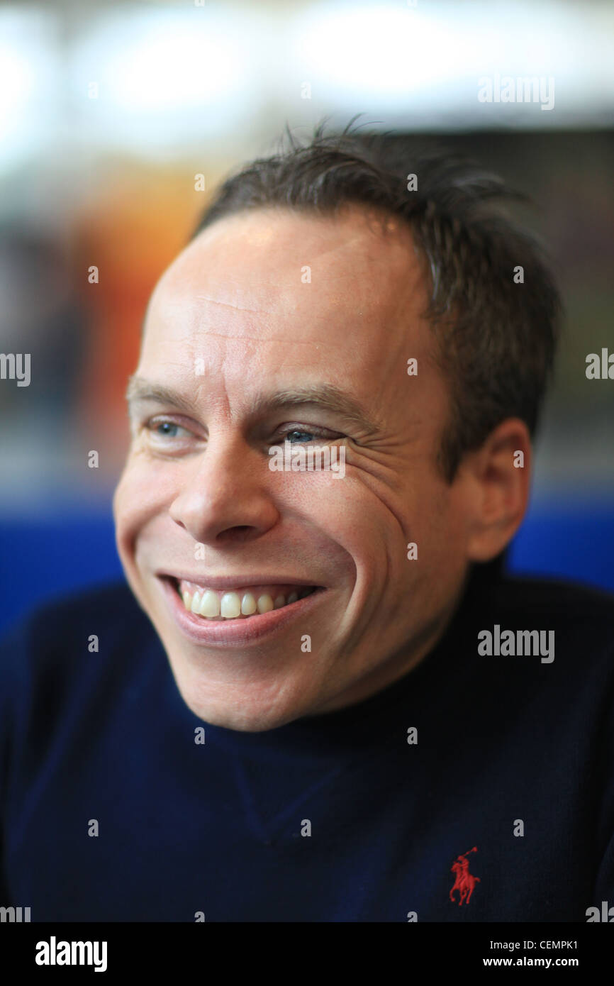 Actor Warwick Davis Stock Photo - Alamy