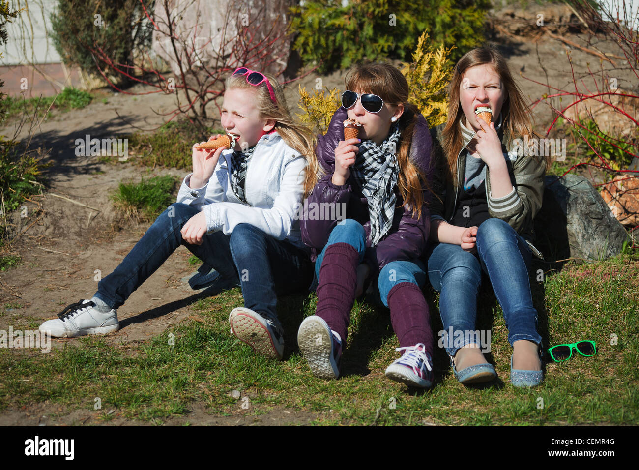 School friends eating ice cream hi-res stock photography and images - Alamy