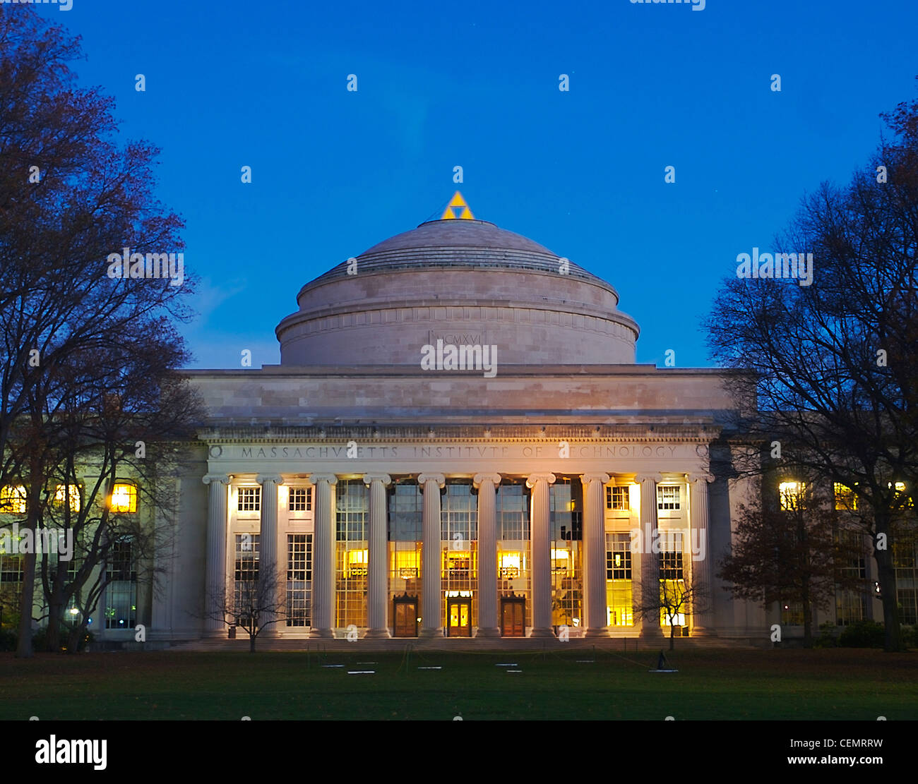 Triforce hi-res stock photography and images - Alamy