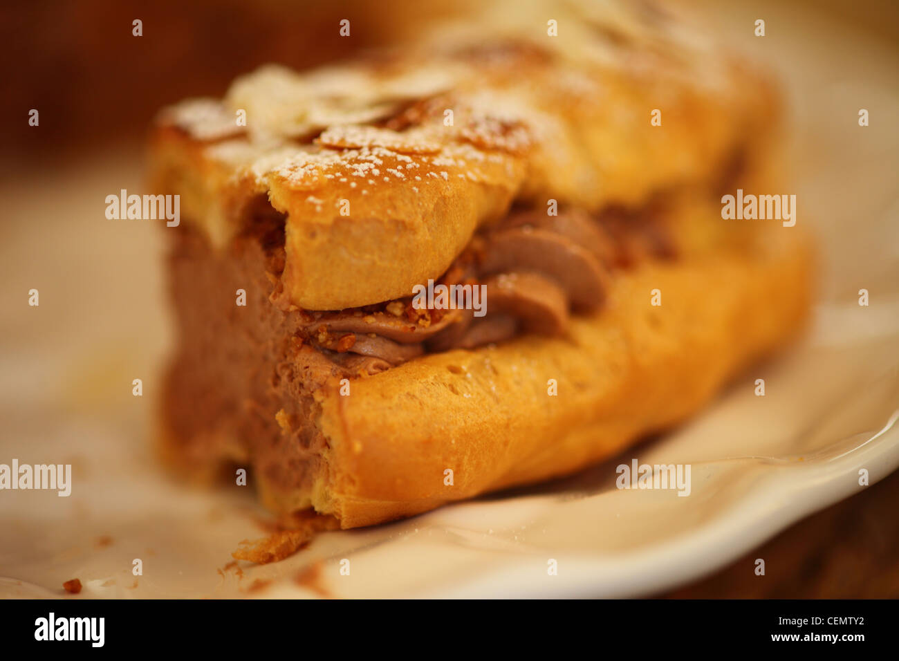 Cake ring hi-res stock photography and images - Alamy