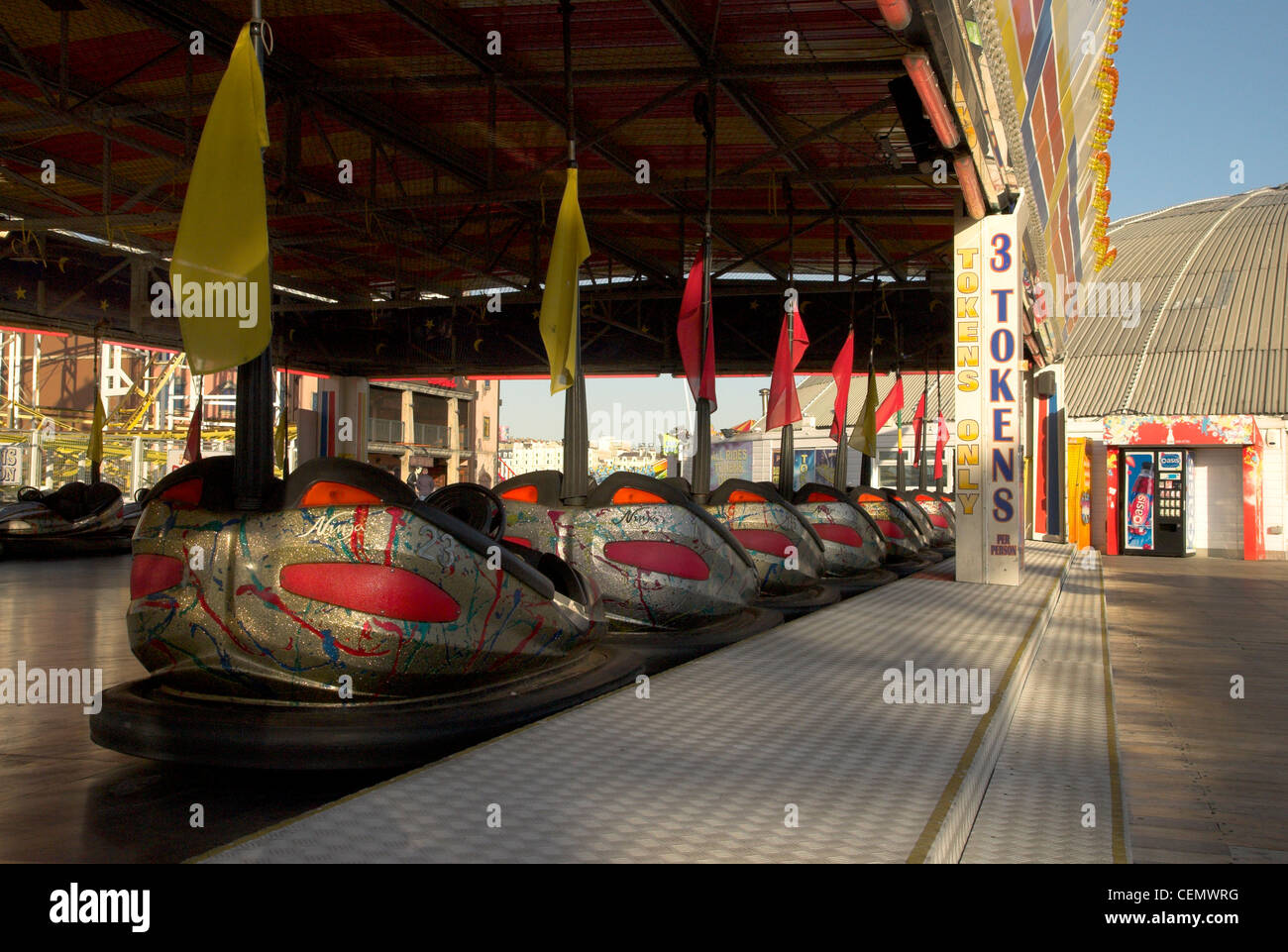 Funfair rides on brighton pier hi-res stock photography and images - Alamy