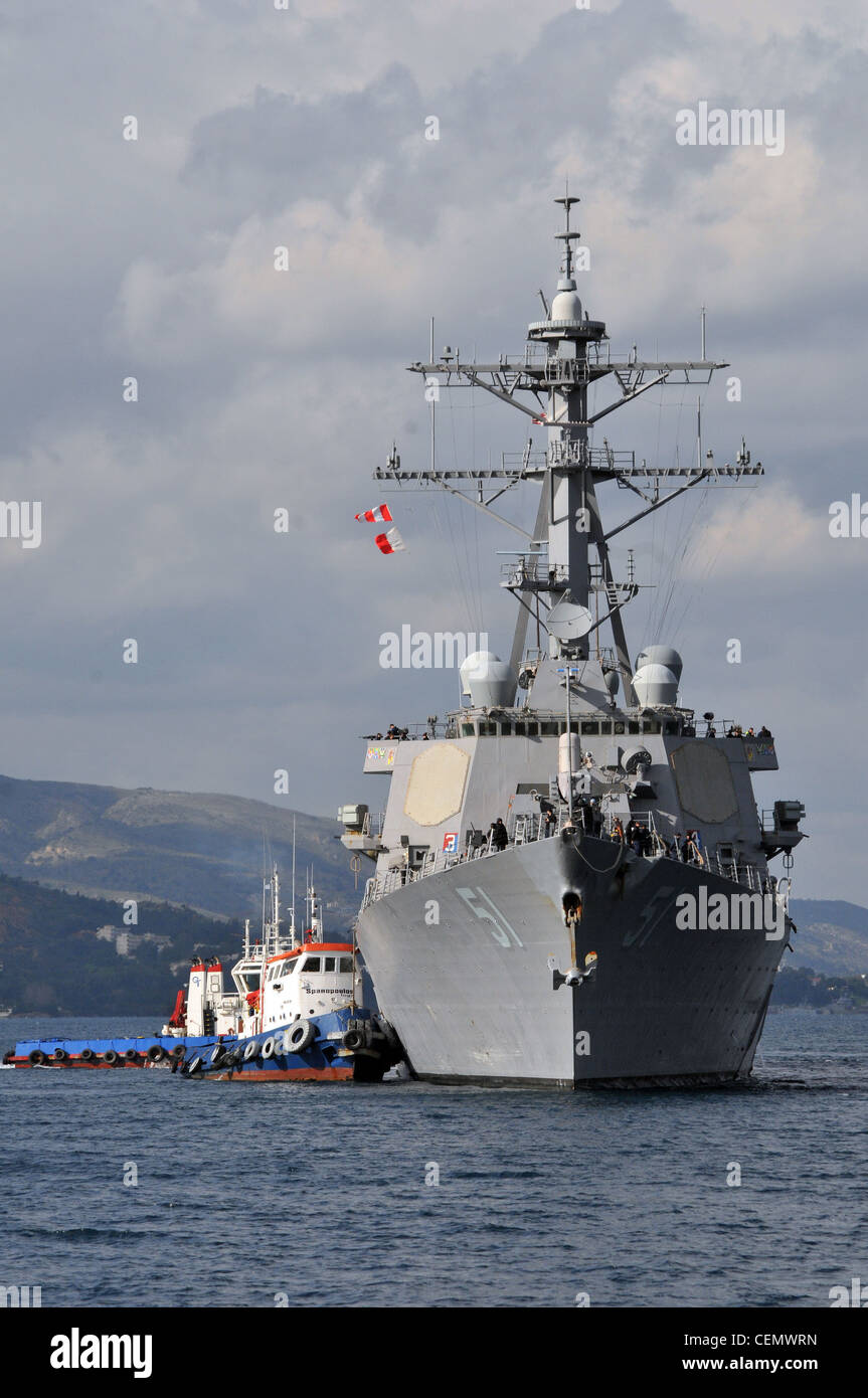 The guided-missile destroyer USS Arleigh Burke (DDG 51) arrives for a ...