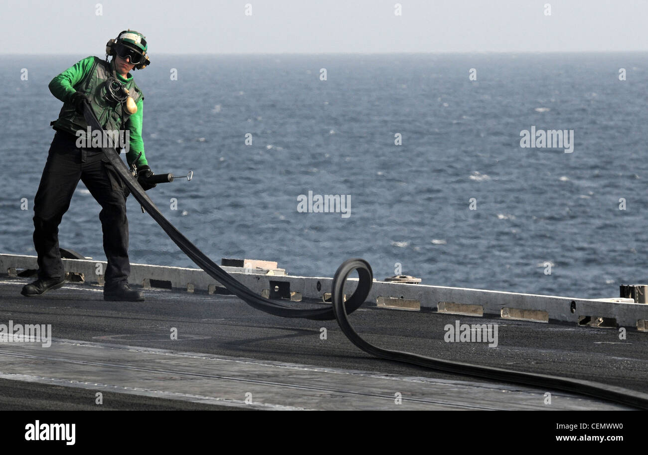 Steam catapult hi-res stock photography and images - Alamy