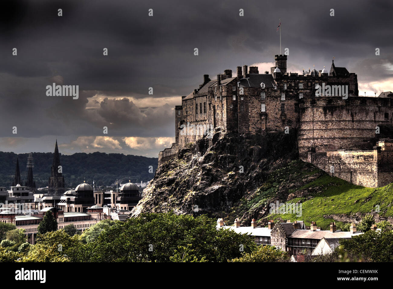 Edinburgh Castle dominates the skyline of Edinburgh, Scotland, viewed ...