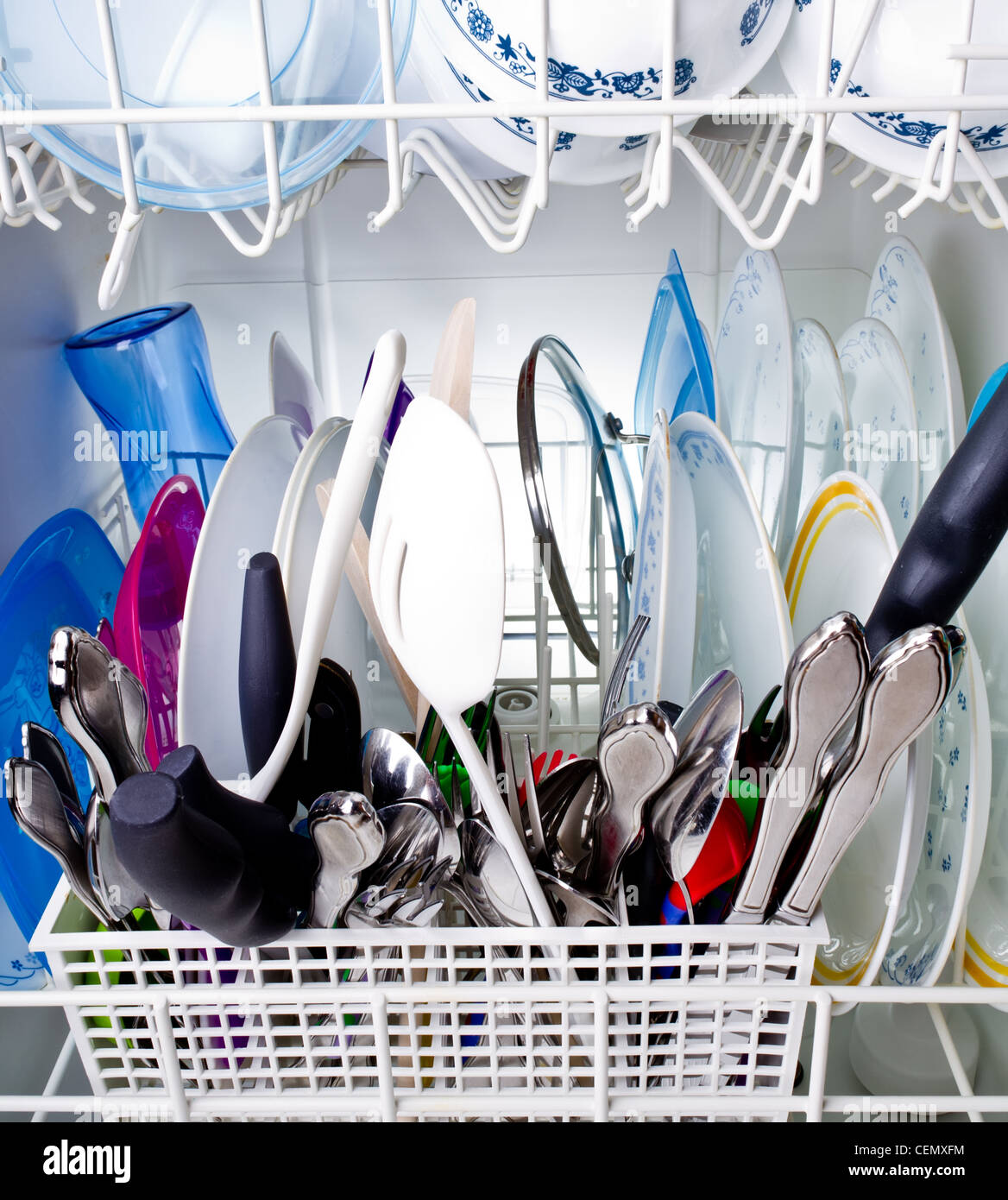 Clean Dishes High Resolution Stock Photography and Images - Alamy