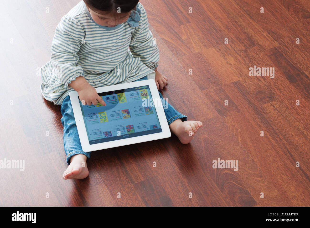 Toddler ipad hi-res stock photography and images - Alamy
