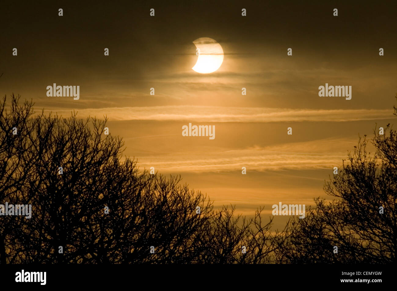 Partial solar eclipse hi-res stock photography and images - Alamy