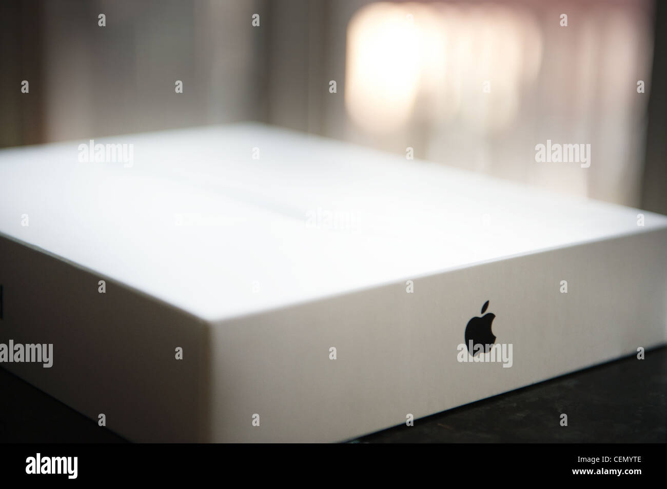 Apple 2 box hi-res stock photography and images - Alamy