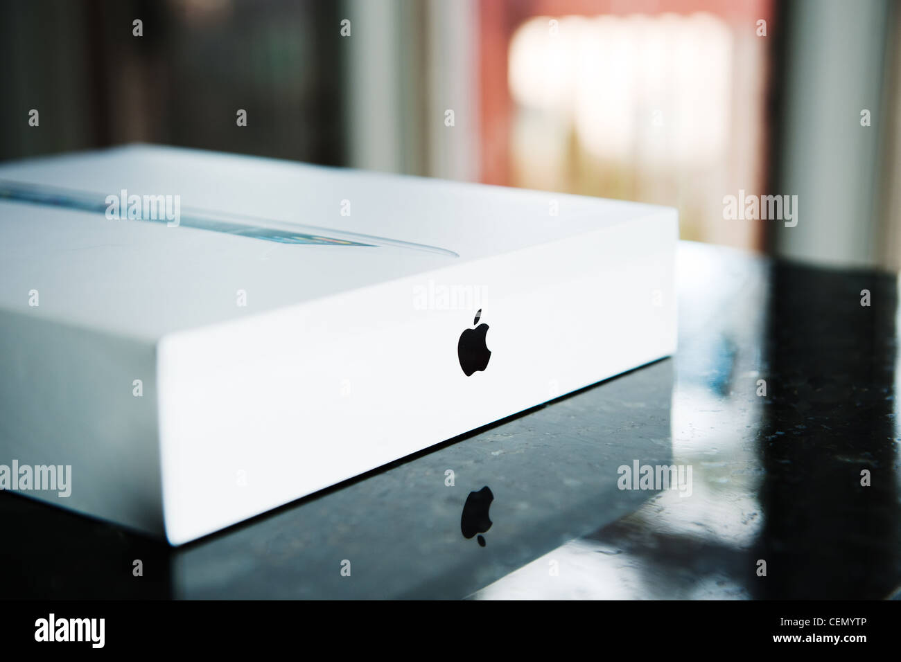 Apple 2 box hi-res stock photography and images - Alamy