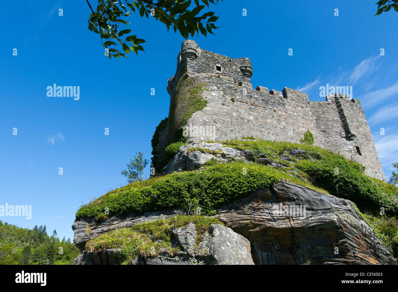 Macdonald castle hi-res stock photography and images - Alamy