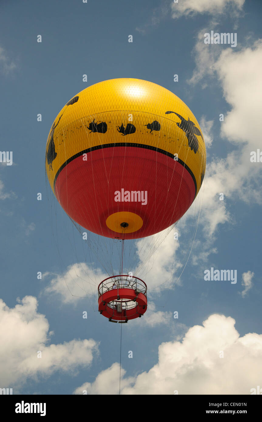 Disney world characters hi-res stock photography and images - Alamy
