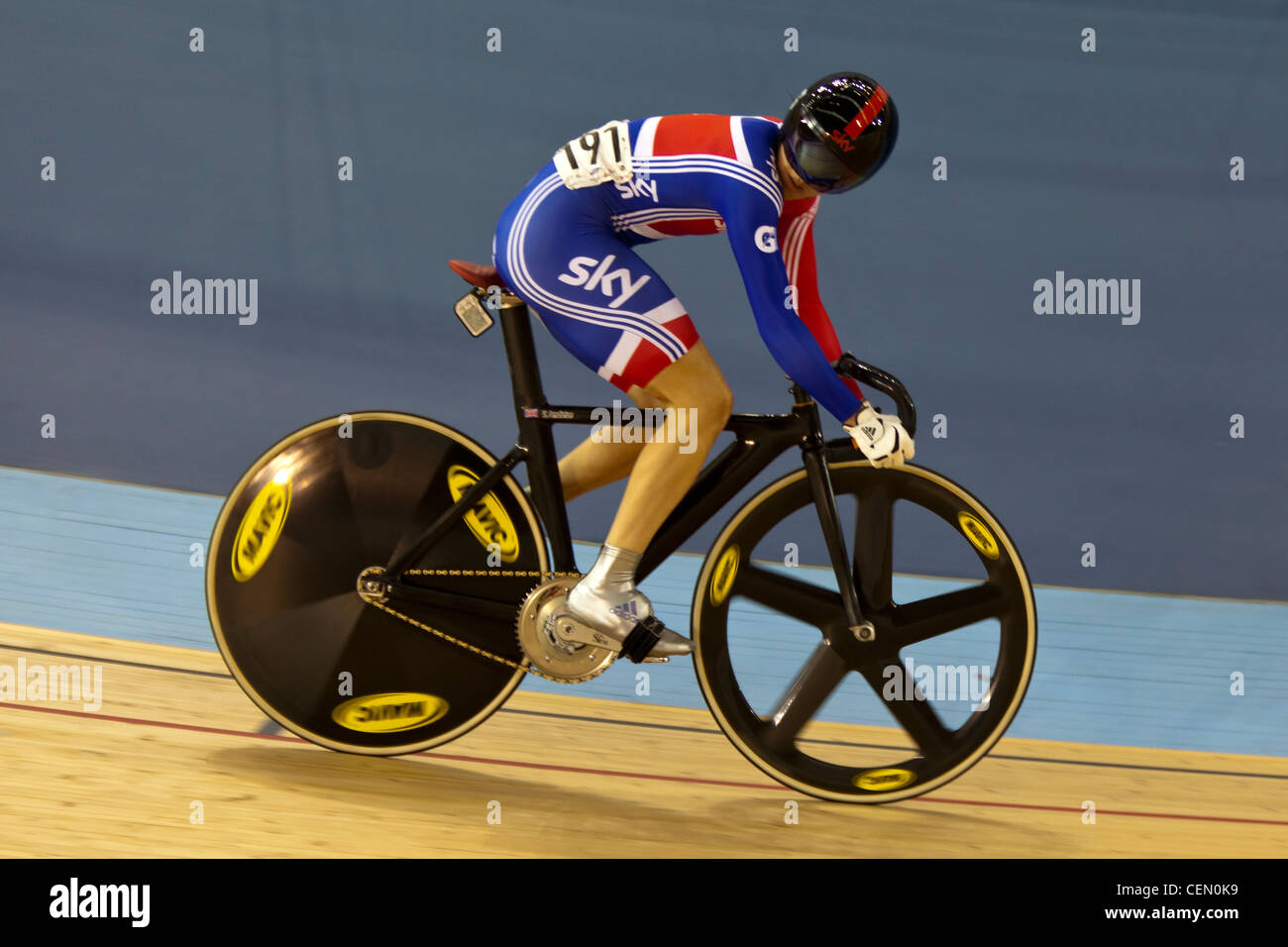 Victoria PENDLETON Women's Keirin Semifinal Heat 2 Track Cycling World ...