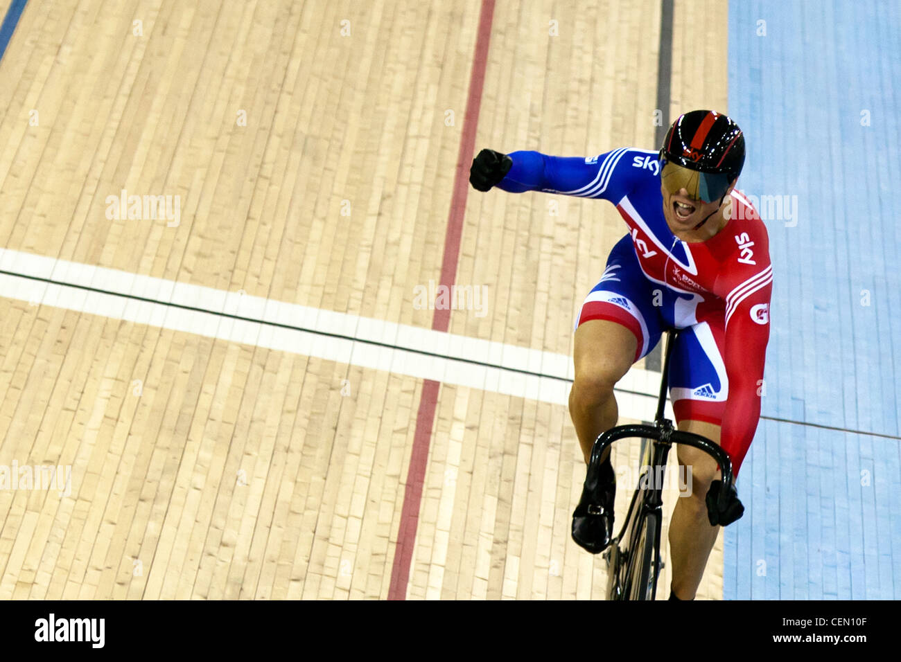 Track Cycle Racing Finish Line High Resolution Stock Photography and ...
