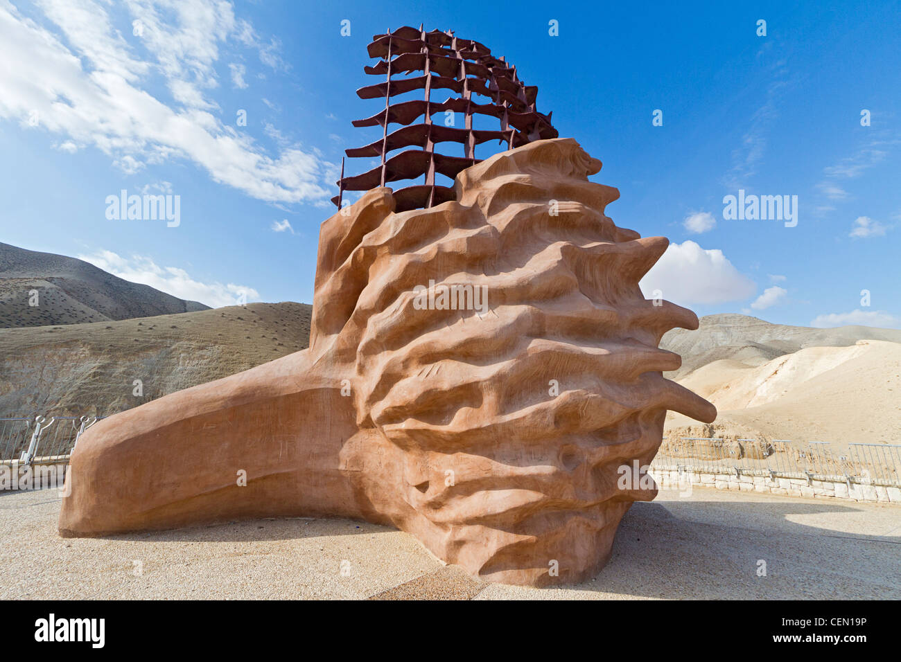 Modern sandstone art near the sea level marker along Highway 1, the ...
