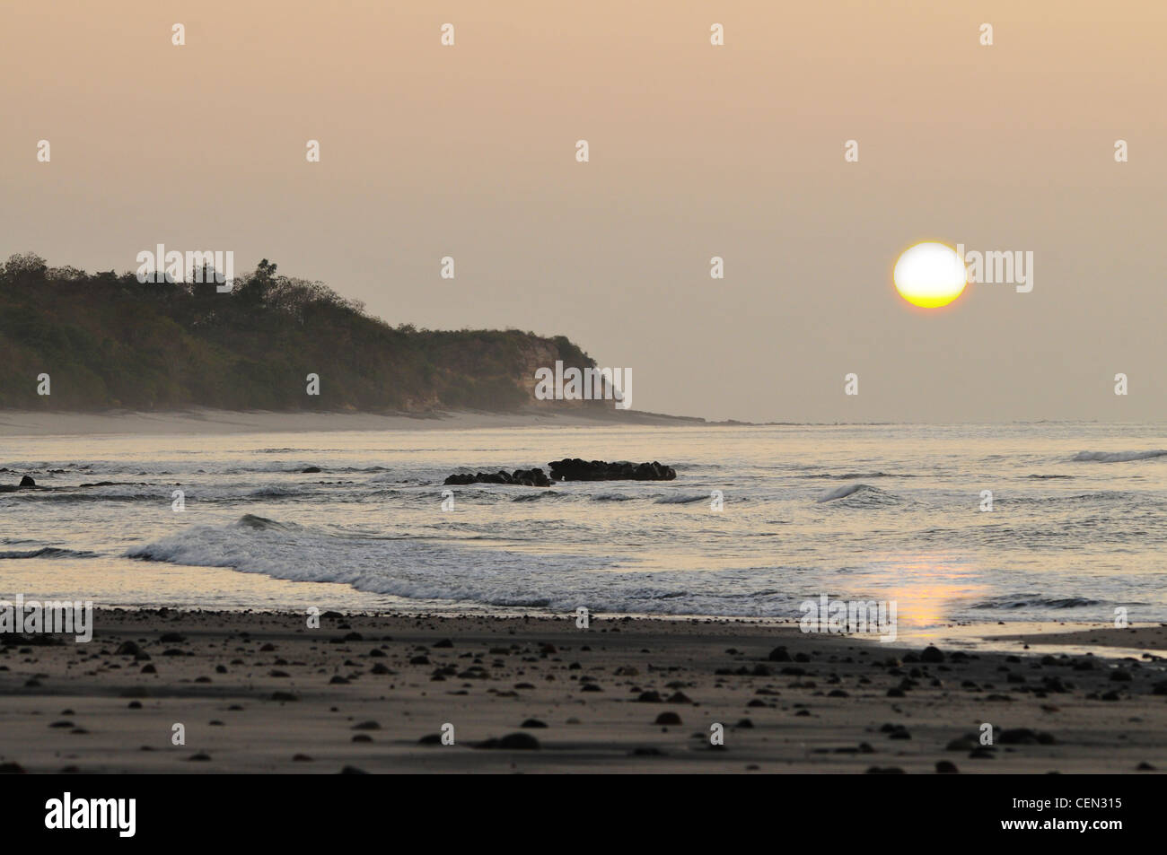Sea beach and land hi-res stock photography and images - Alamy