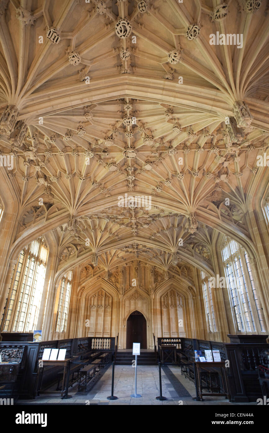 Divinity school hi-res stock photography and images - Alamy