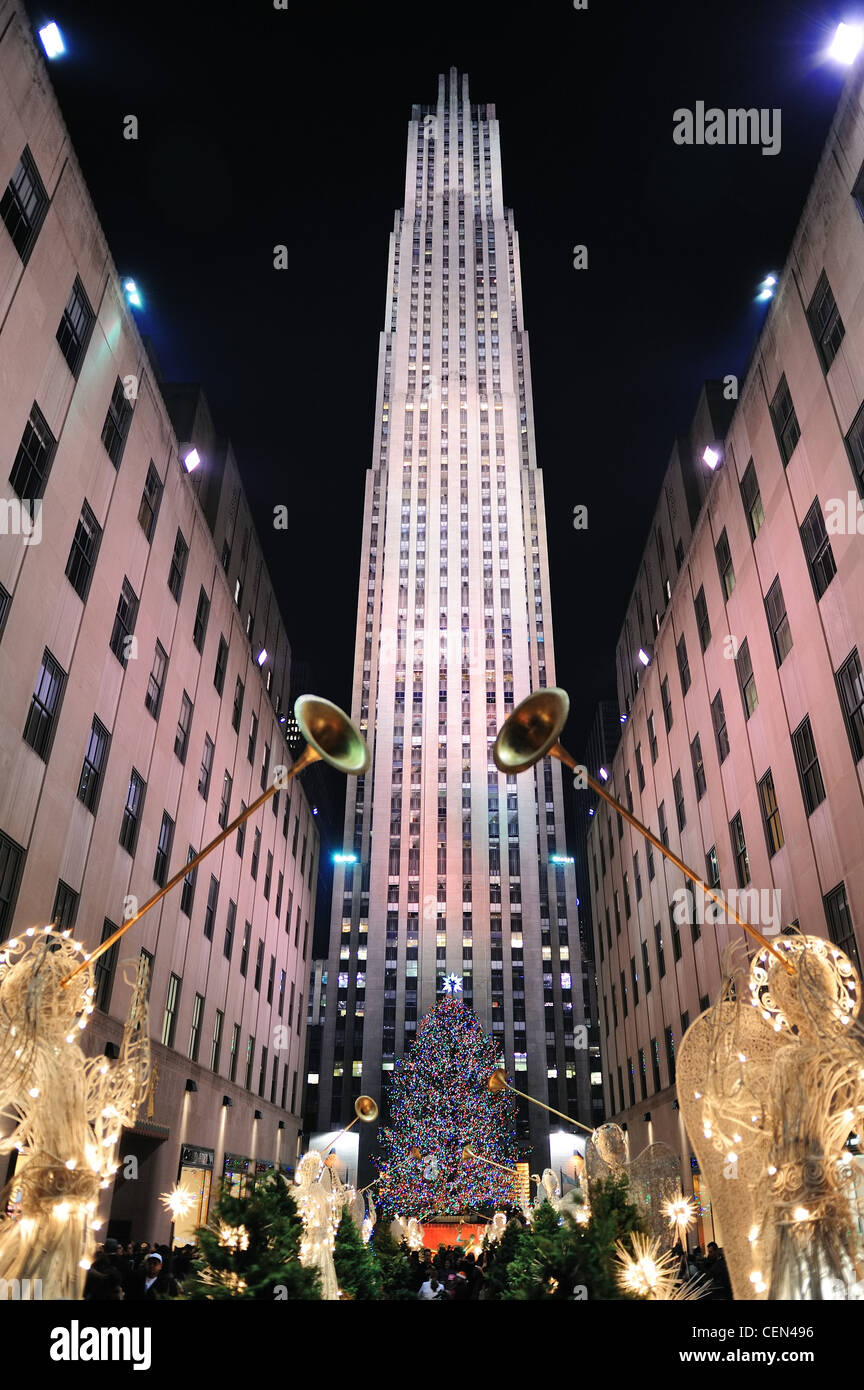 Rockefeller Center at night Stock Photo - Alamy