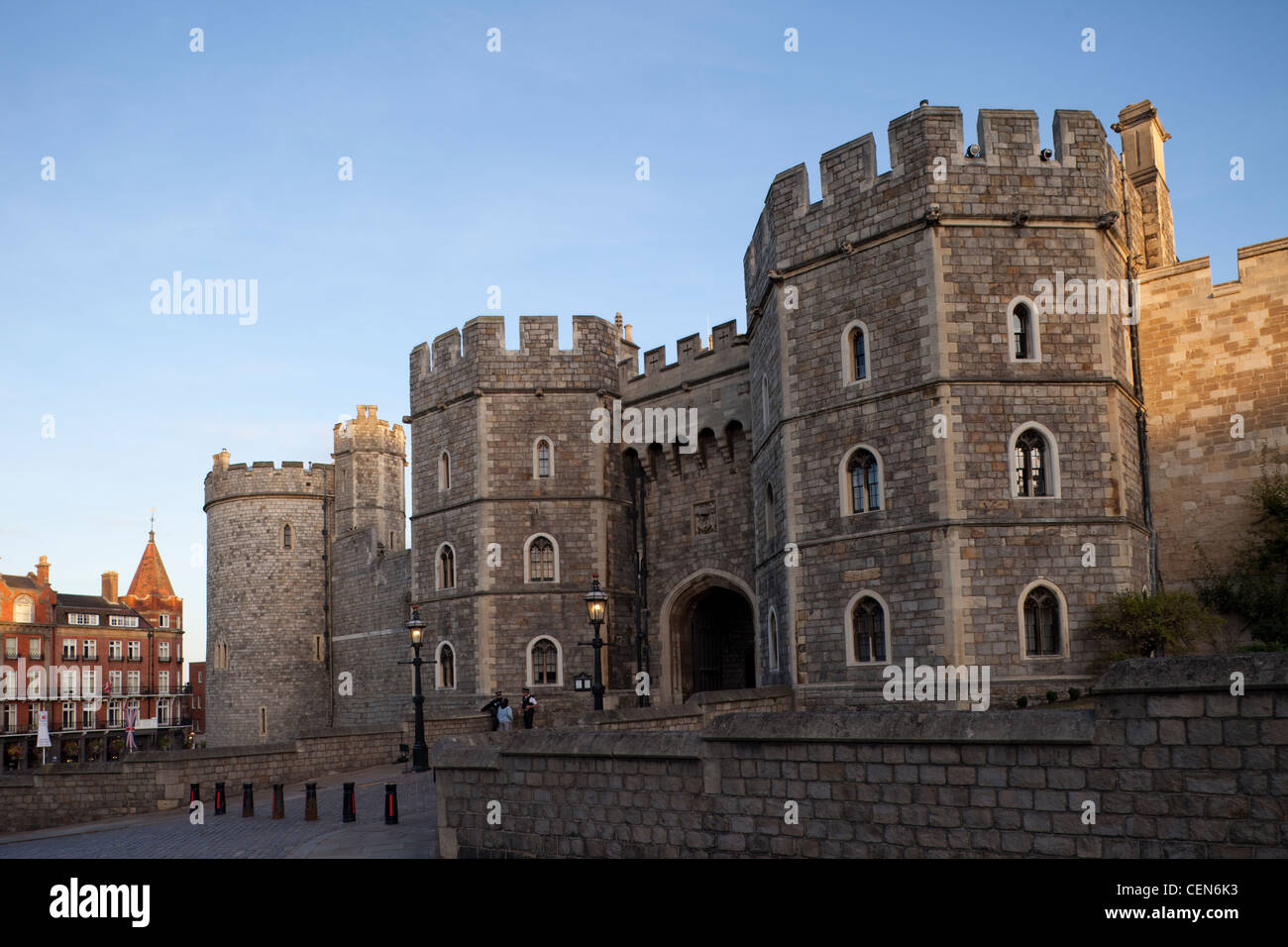 Windsor castle walls hi-res stock photography and images - Alamy