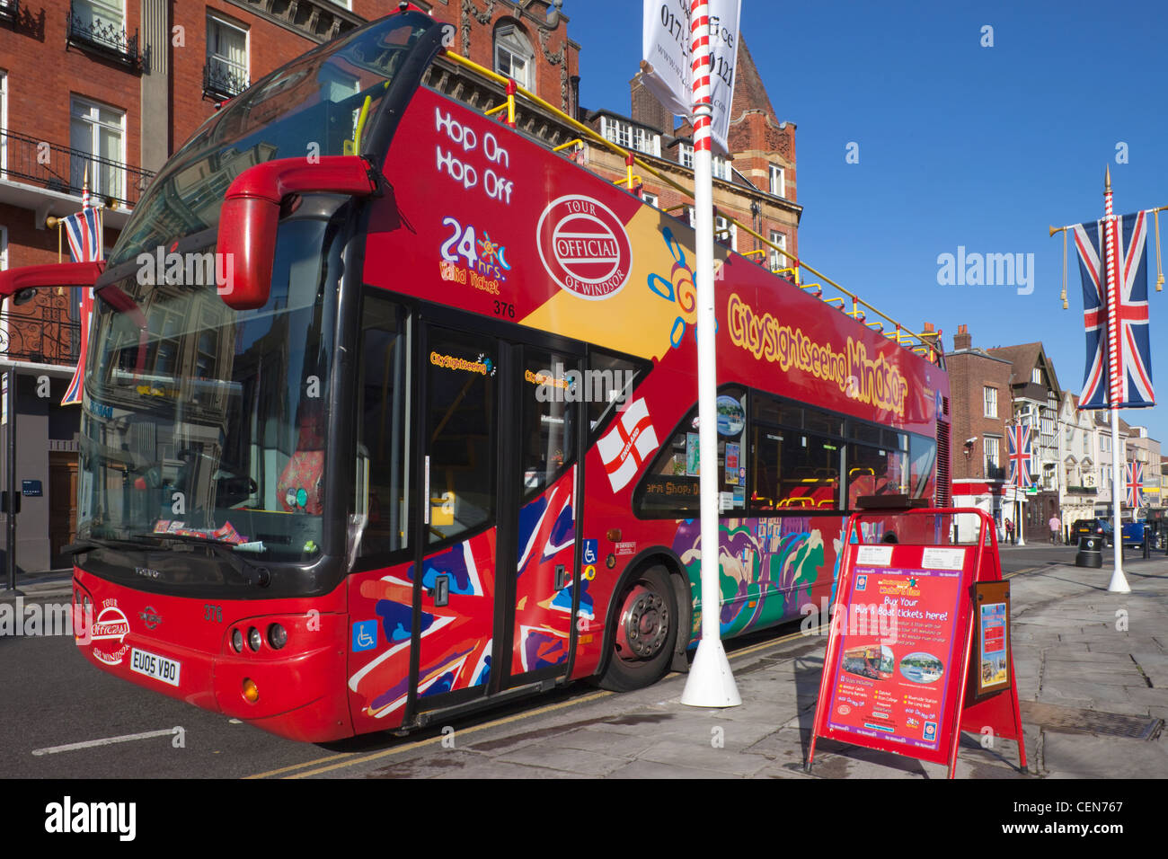 Windsor buses hi-res stock photography and images - Alamy