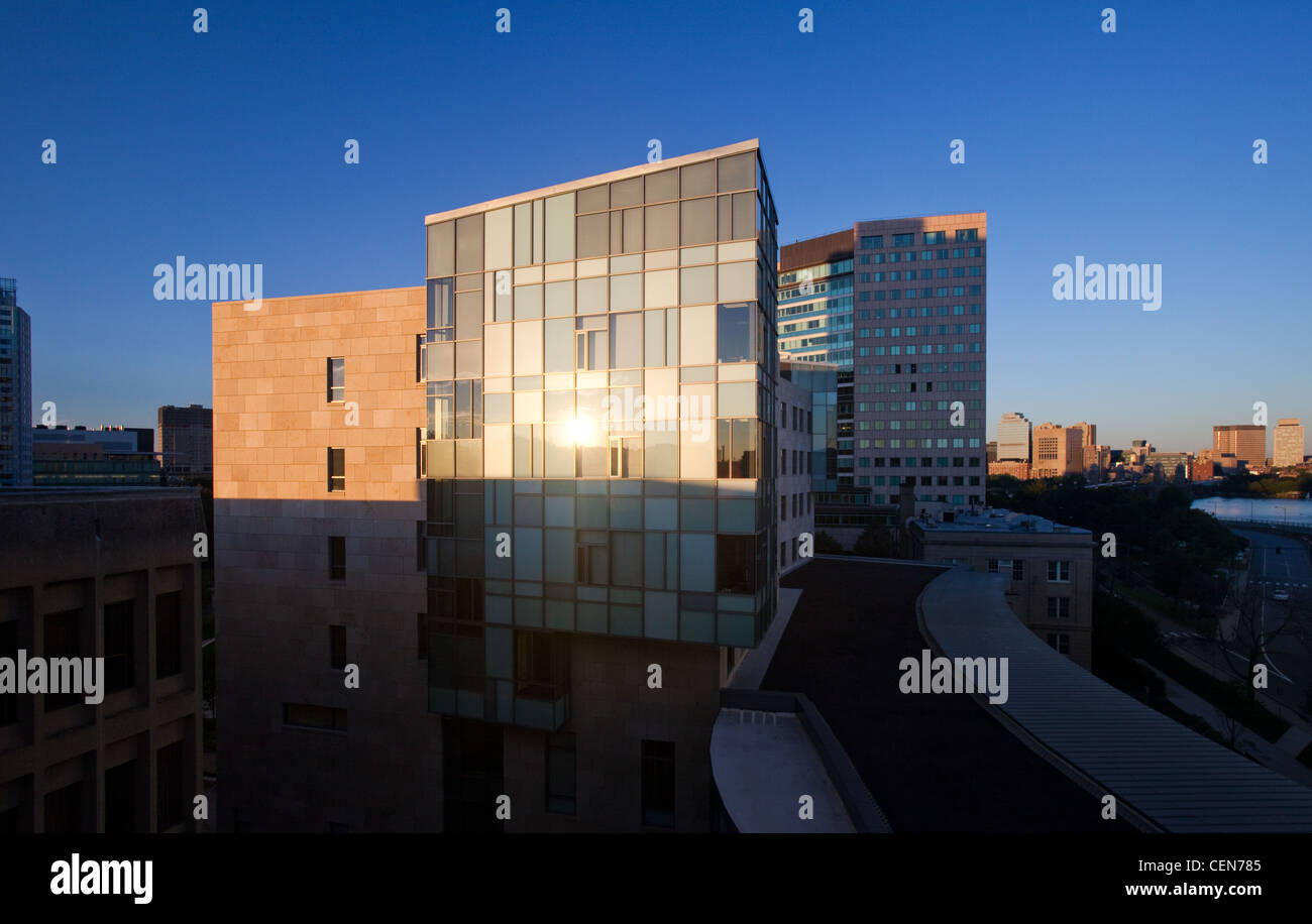 Mit sloan school hi-res stock photography and images - Alamy