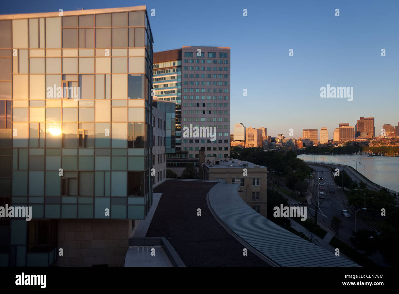 Mit sloan school hi-res stock photography and images - Alamy