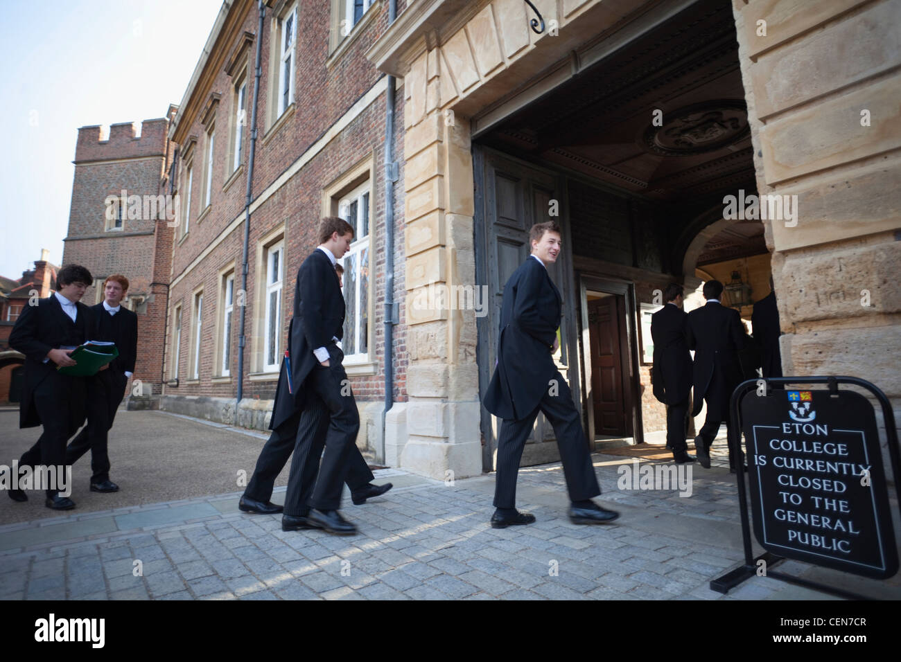 Eton college pupils hi-res stock photography and images - Alamy