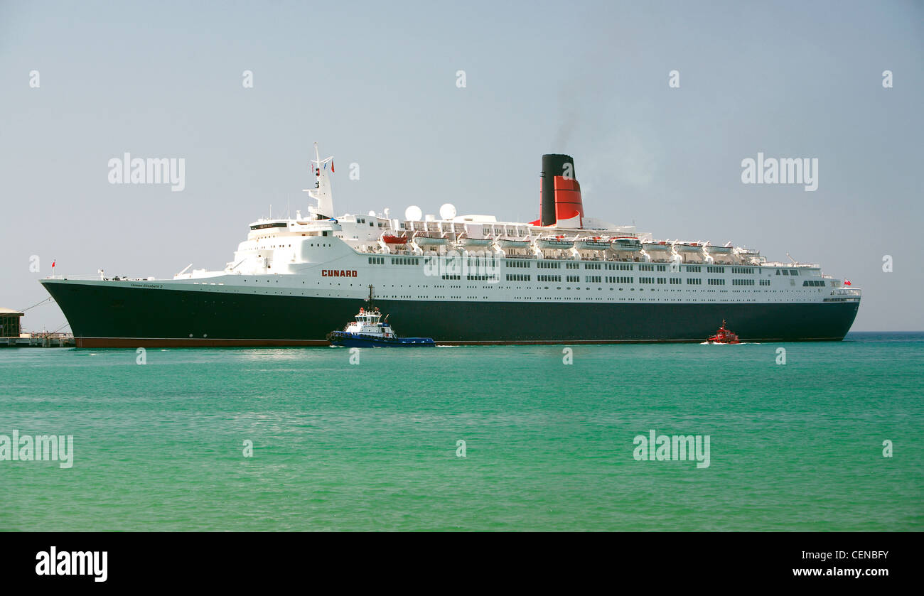 RMS Queen Elizabeth 2. QE2. alongside berth at Kusadasi, Turkey Stock ...