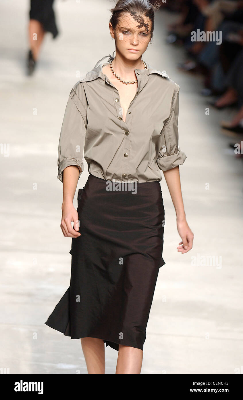 Lanvin Paris Ready to Wear Spring Summer Model brunette hair off face ...