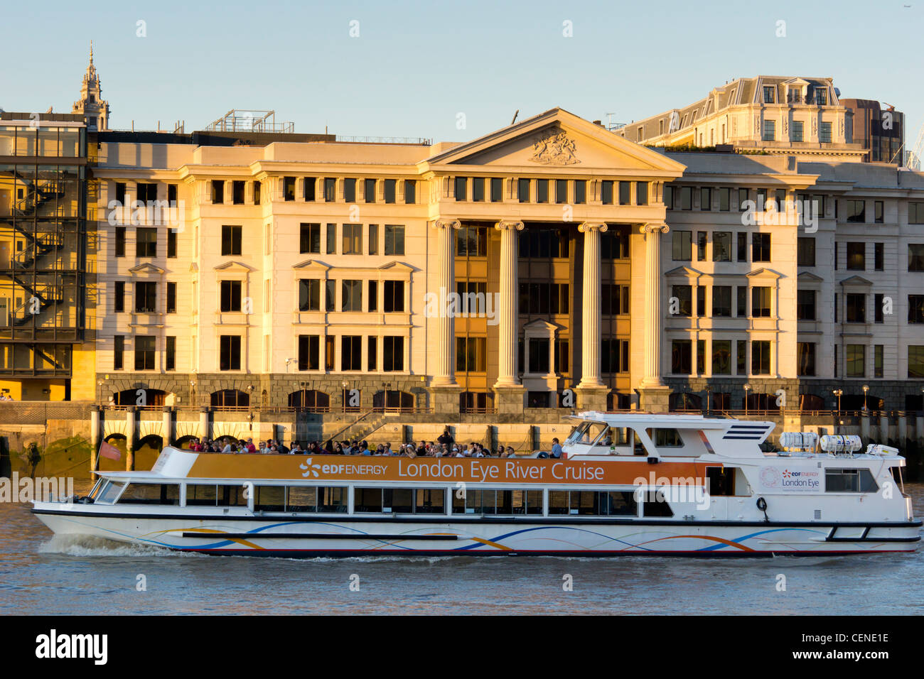 London cbd hi-res stock photography and images - Alamy