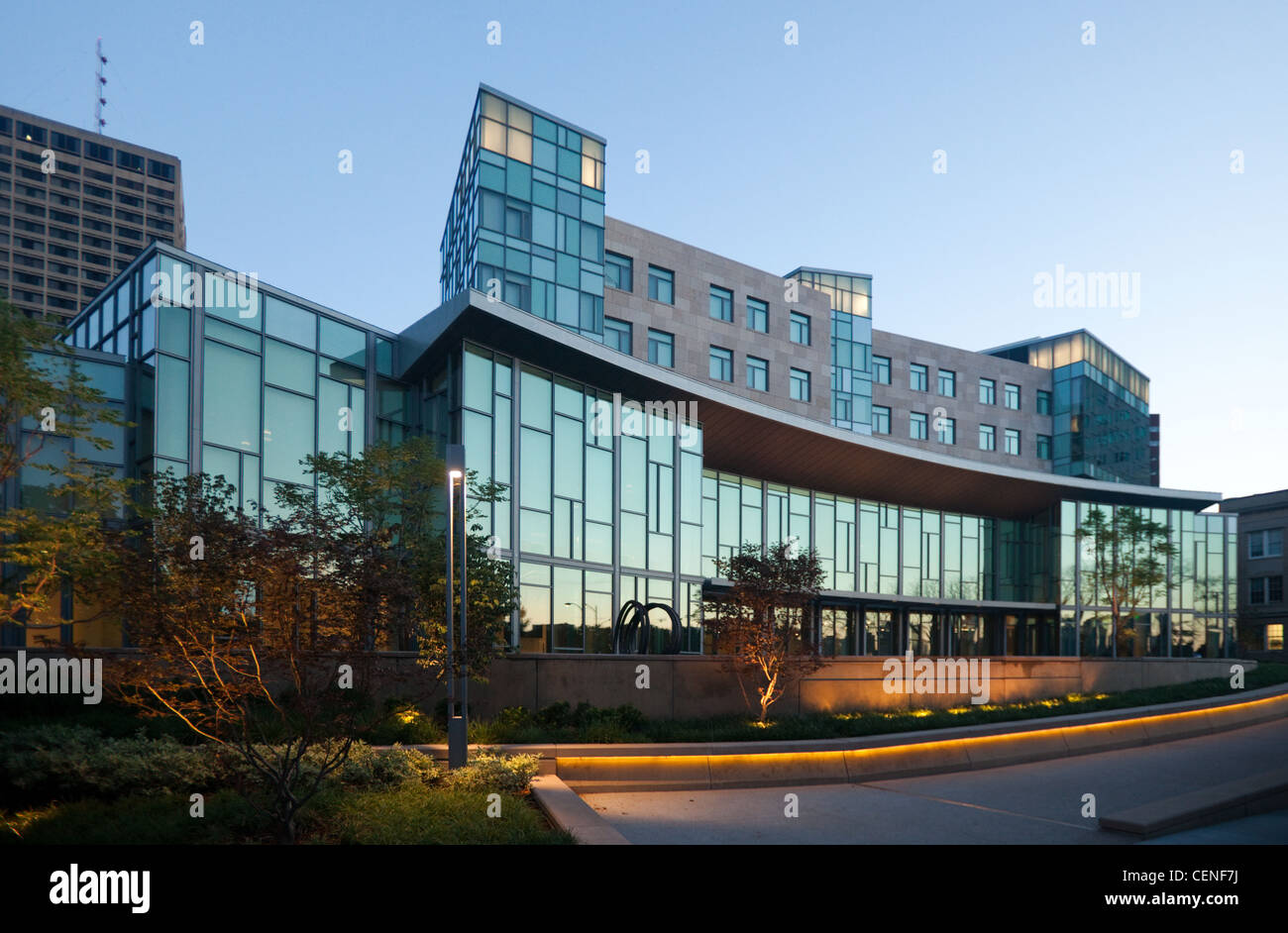 Business and management institute hi-res stock photography and images ...