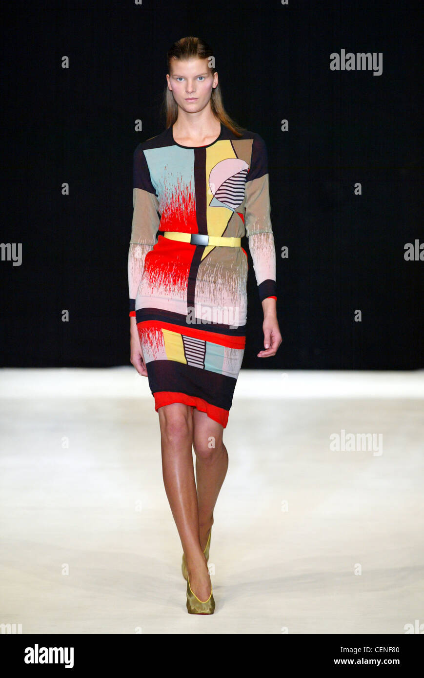 Jonathan Saunders London Ready To Wear Spring Summer Model brunette ...