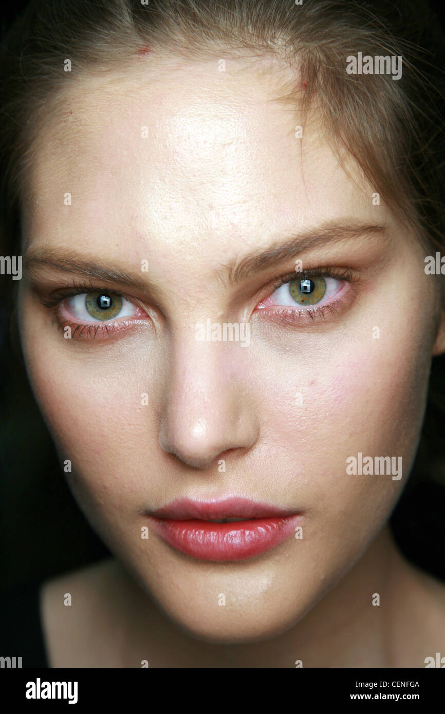 Subtle eye makeup hi-res stock photography and images - Alamy