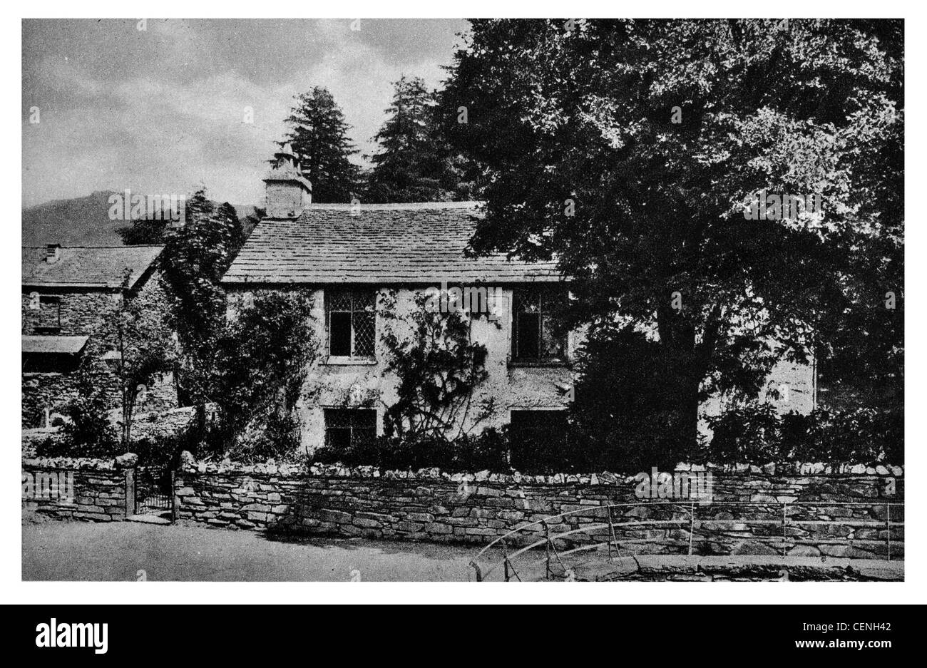 Lake house drawing Black and White Stock Photos & Images - Alamy