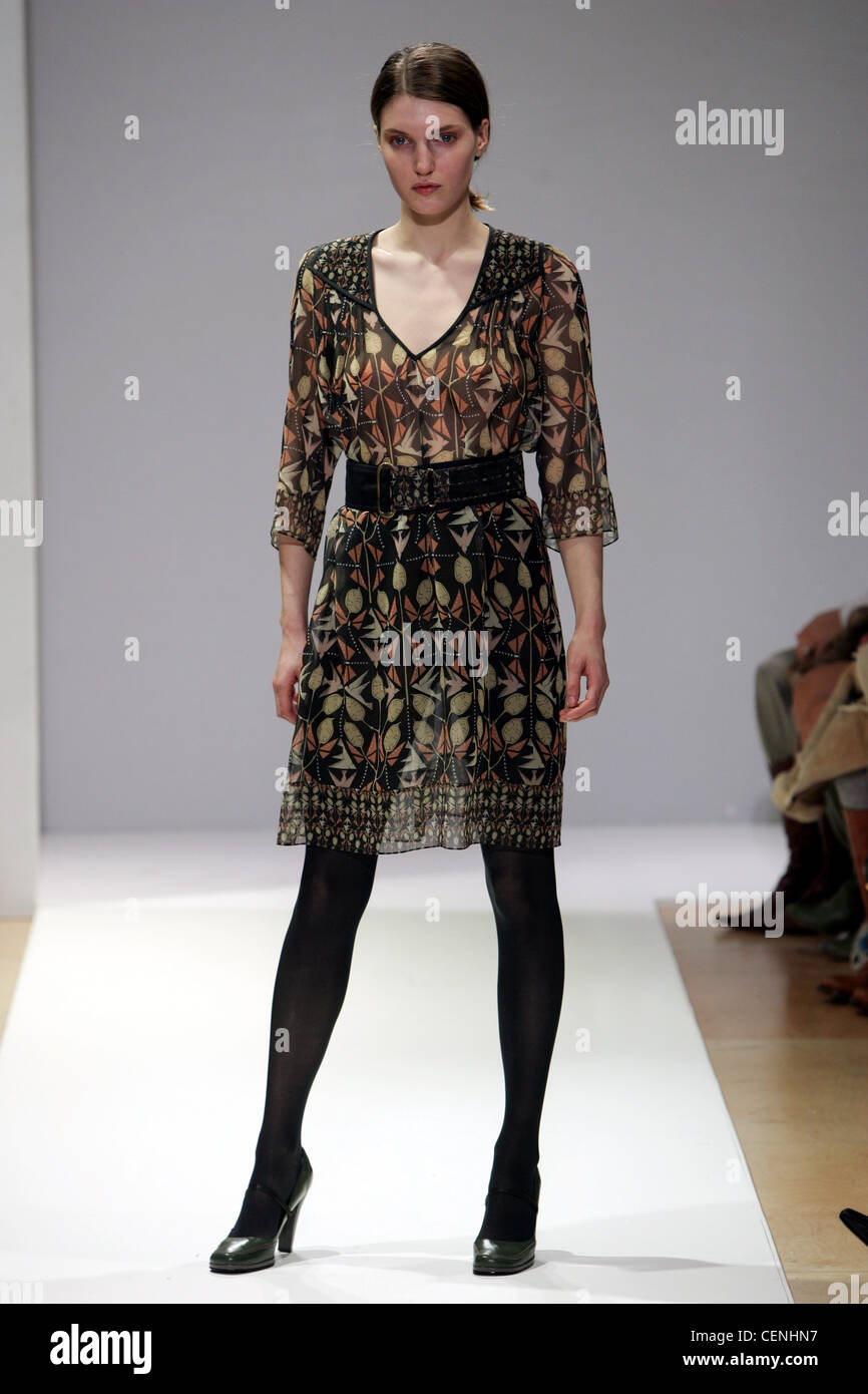 Emma Cook London Ready to Wear Autumn Winter Printed dress and belt ...