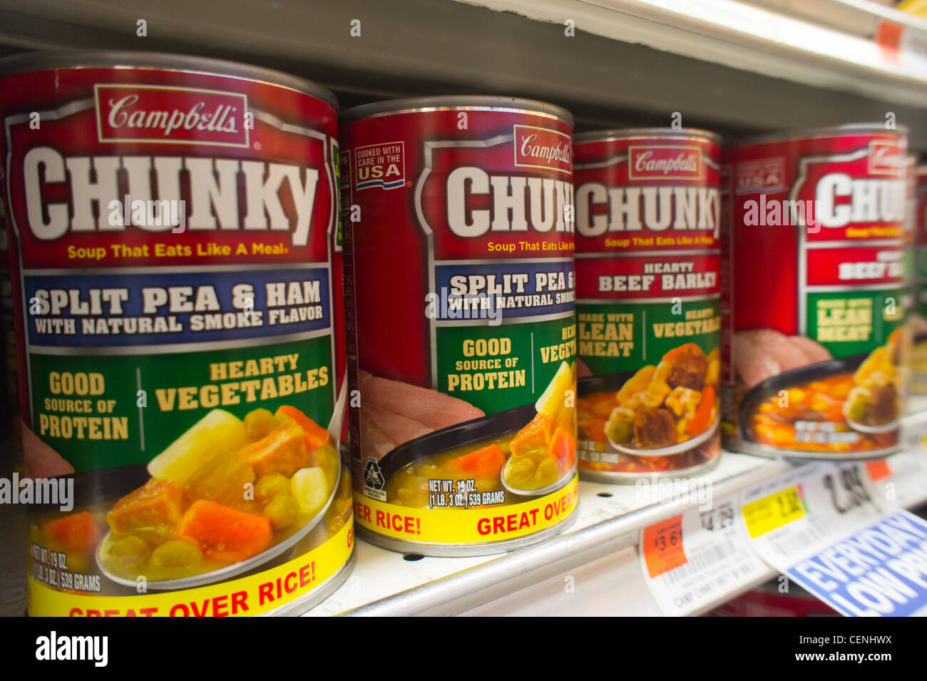 Soup cans hi-res stock photography and images - Alamy