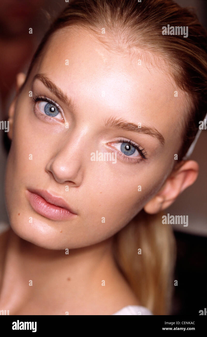 Chloe Backstage Paris Ready to Wear Spring Summer Head shot of head ...