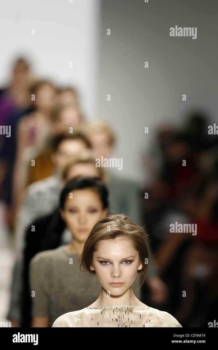 Brian reyes fashion show hi-res stock photography and images - Alamy